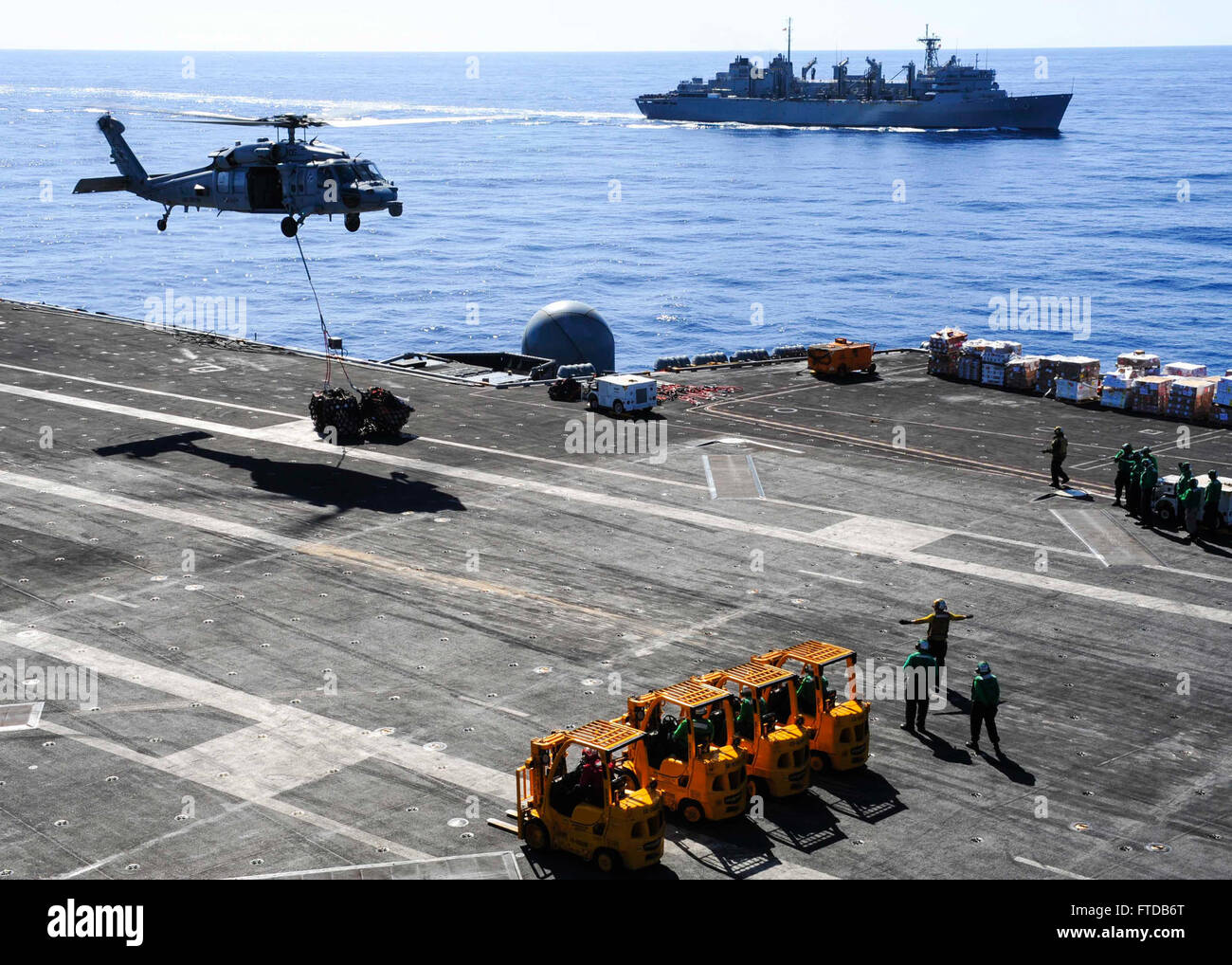 Usns arctic t aoe 8 hi-res stock photography and images - Alamy