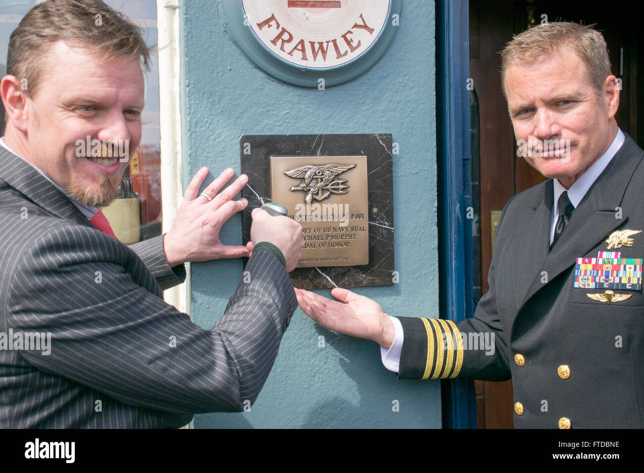 Special warfare combatant craft crewman hi-res stock photography and ...