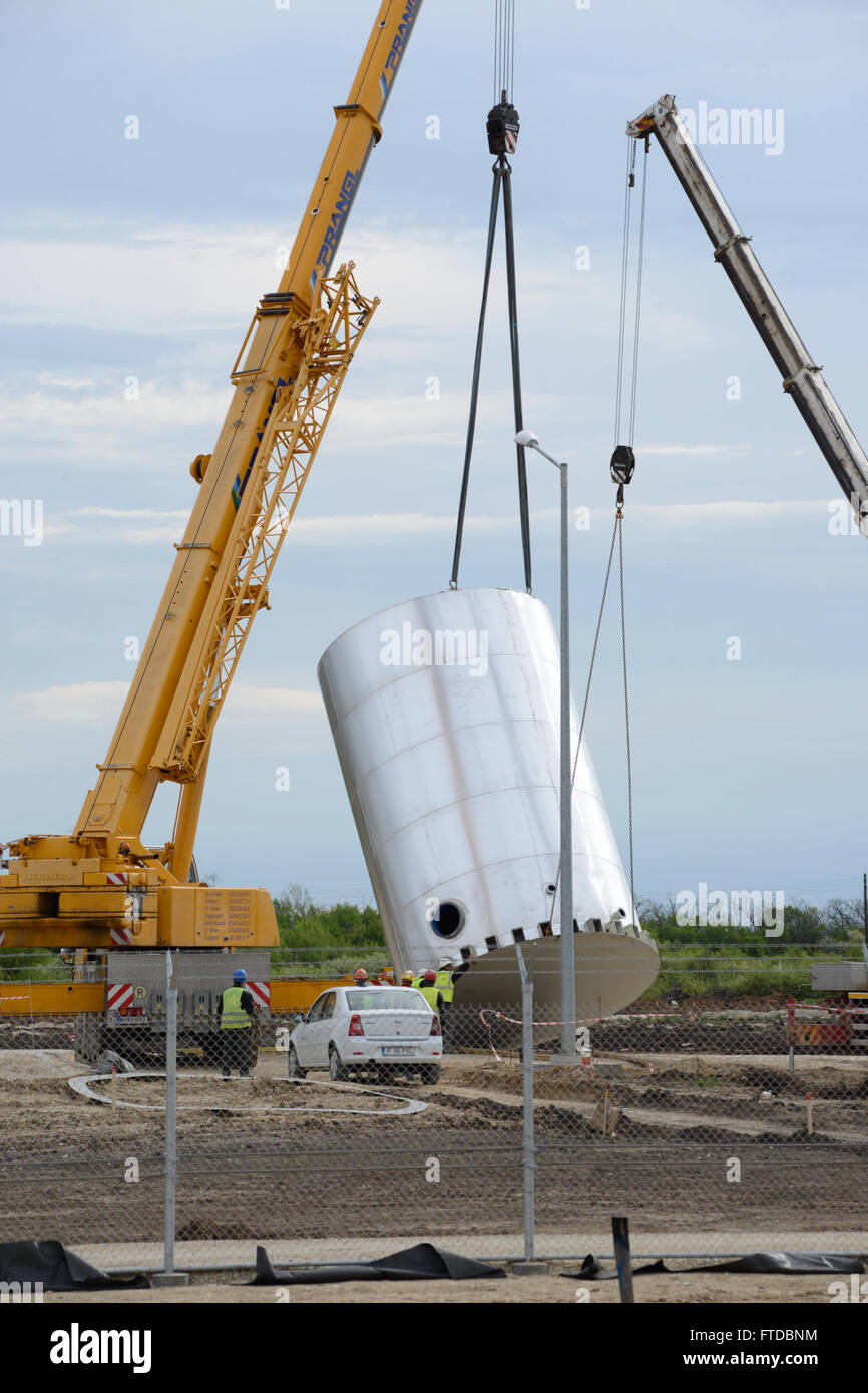 U s army water tank hi-res stock photography and images - Alamy