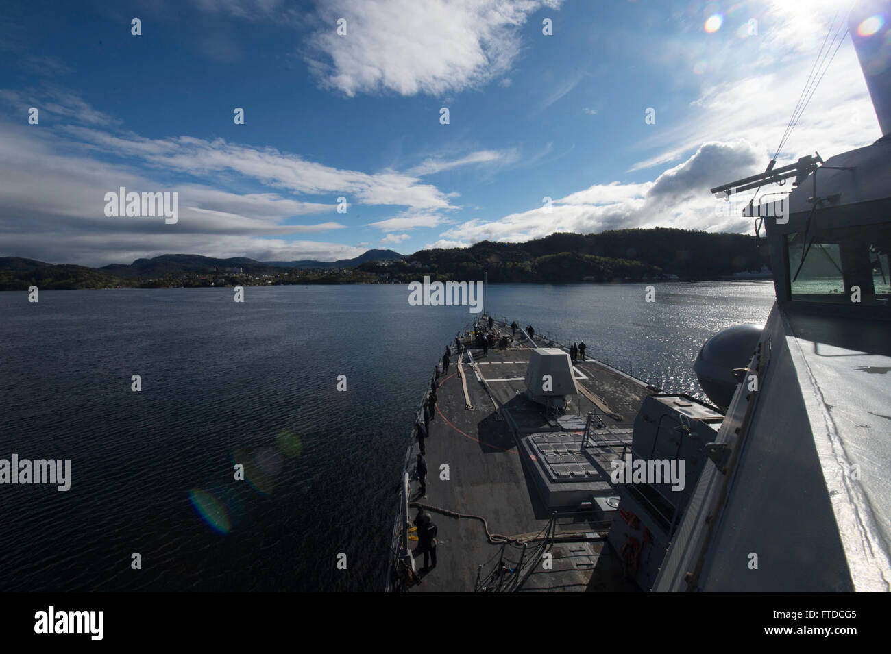 150513-N-ZE250-075 NORTH SEA (May 13, 2015) USS Jason Dunham (DDG 109 ...