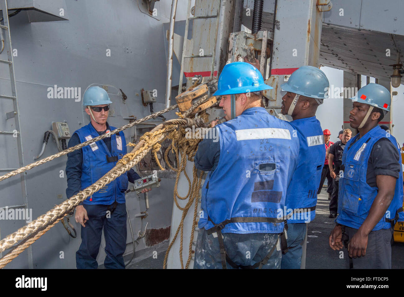 Sliding padeye hi-res stock photography and images - Alamy