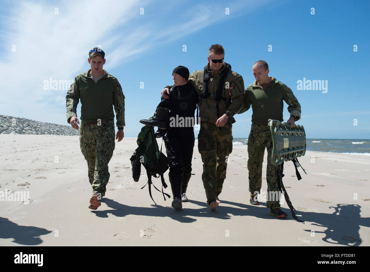 Us navy corpsmen hi-res stock photography and images - Alamy