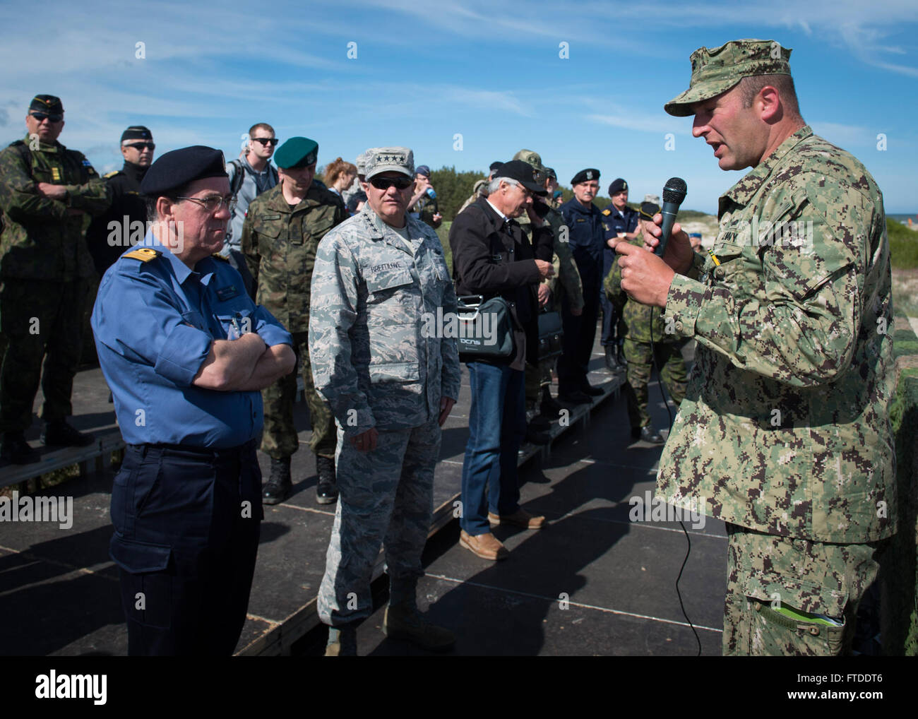 Landing force operations center hi-res stock photography and images - Alamy