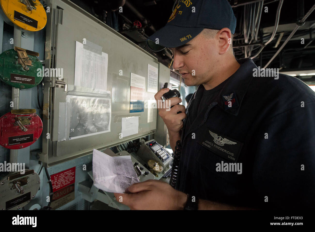 U s navy intelligence specialist 3rd hi-res stock photography and ...