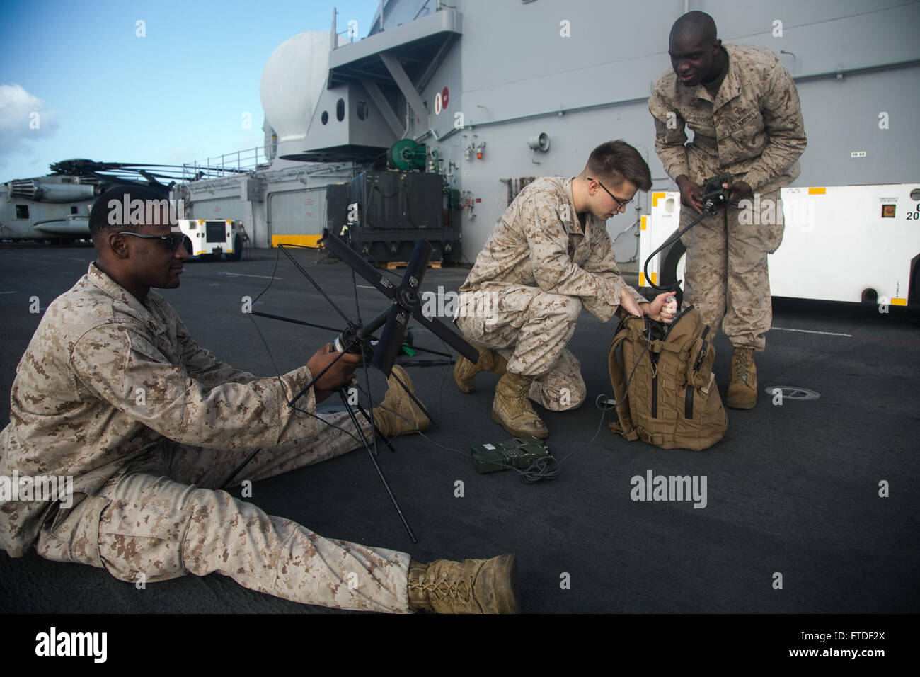Marines headquarters battalion security hi-res stock photography and ...