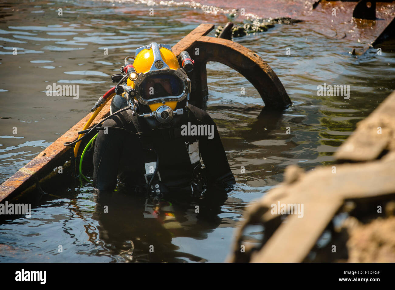 U s navy diver 1st class hi-res stock photography and images - Alamy