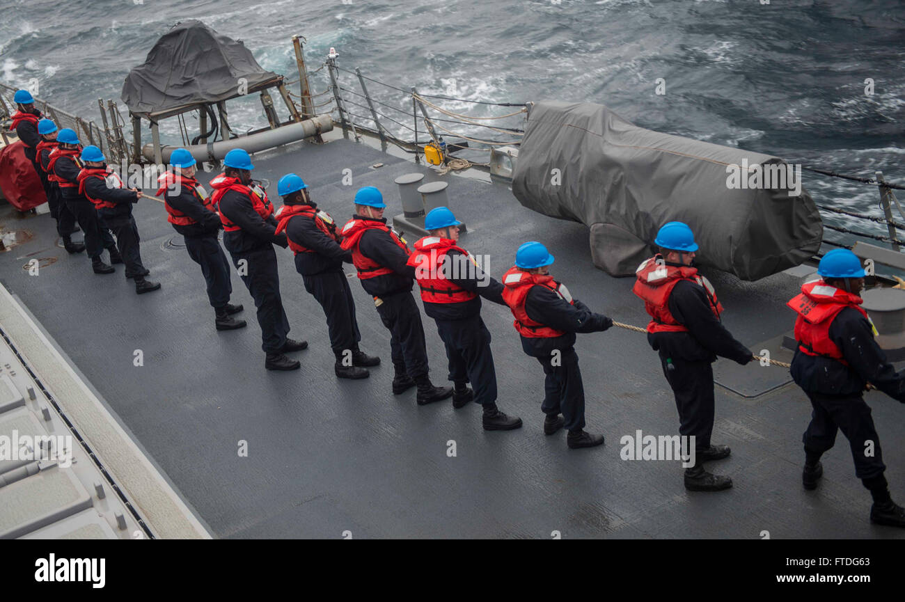 Underway replenishment unrep hi-res stock photography and images - Alamy