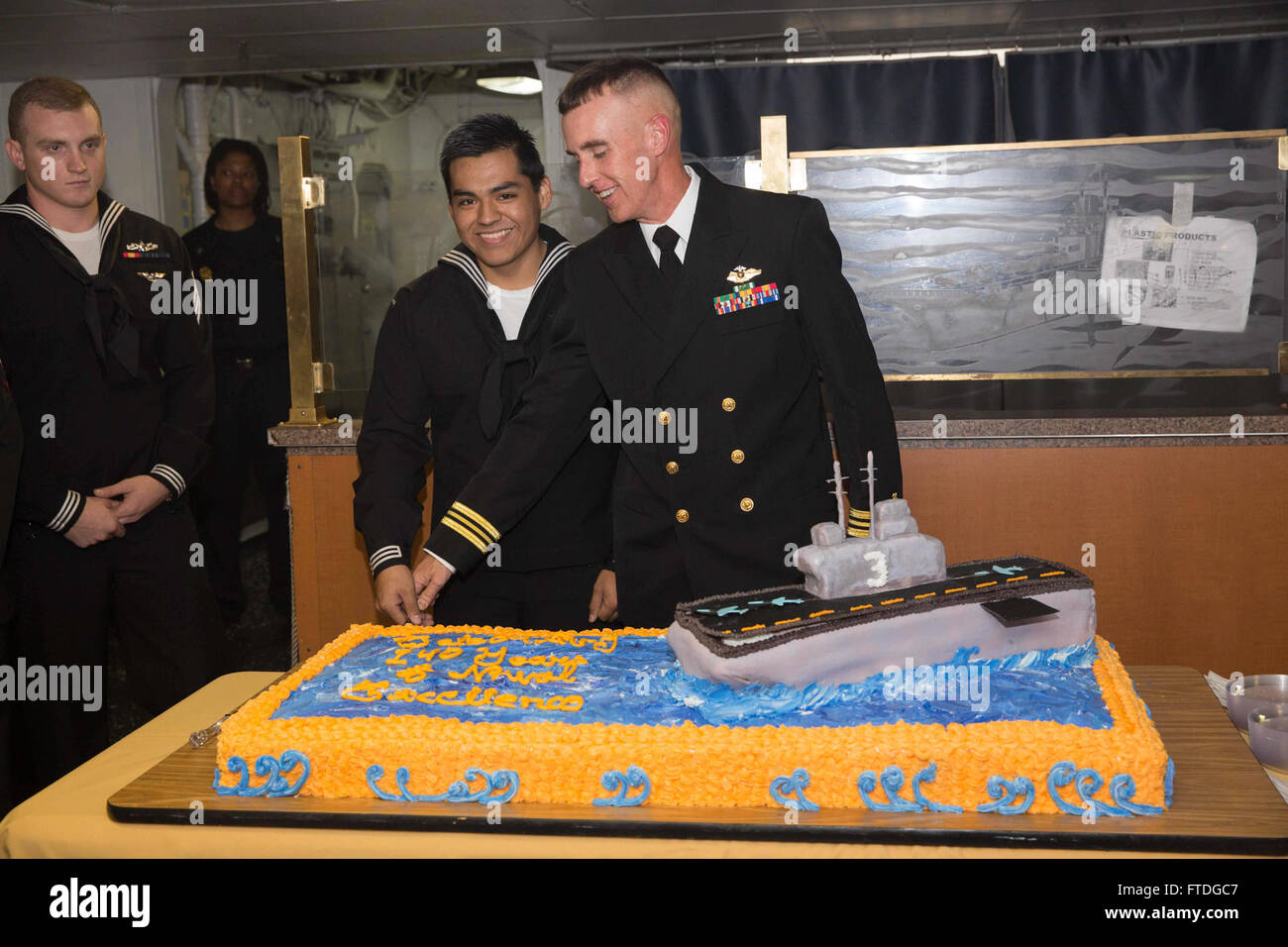 151013-N-XJ788-044 ATLANTIC OCEAN (Oct. 13, 2015) Lt. Cmdr. Chad ...