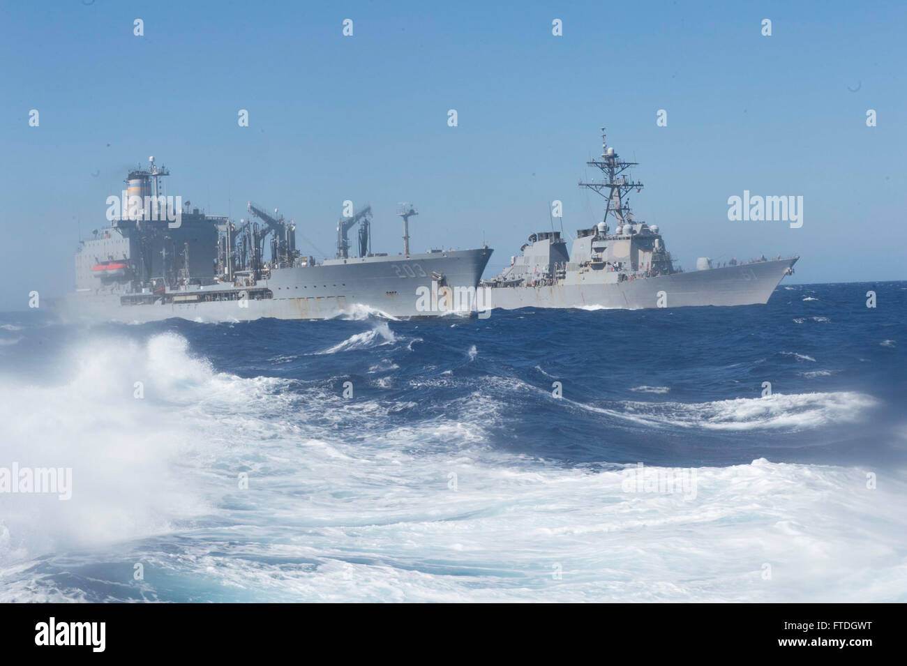 Military sealift command fleet replenishment oiler usns laramie hi-res ...