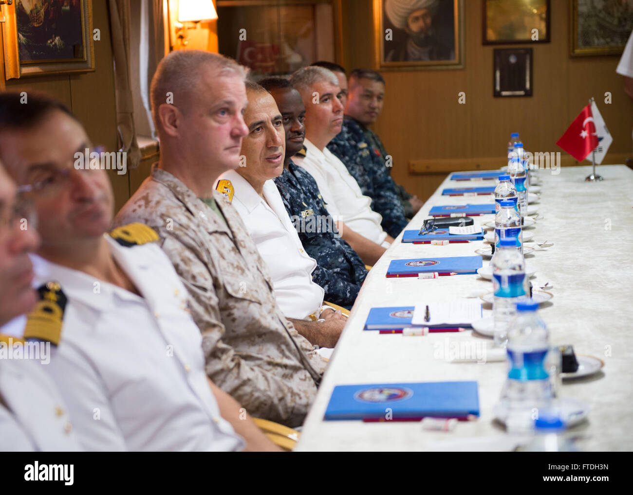 Foca turkey uss kearsarge lhd 3 hi-res stock photography and images - Alamy