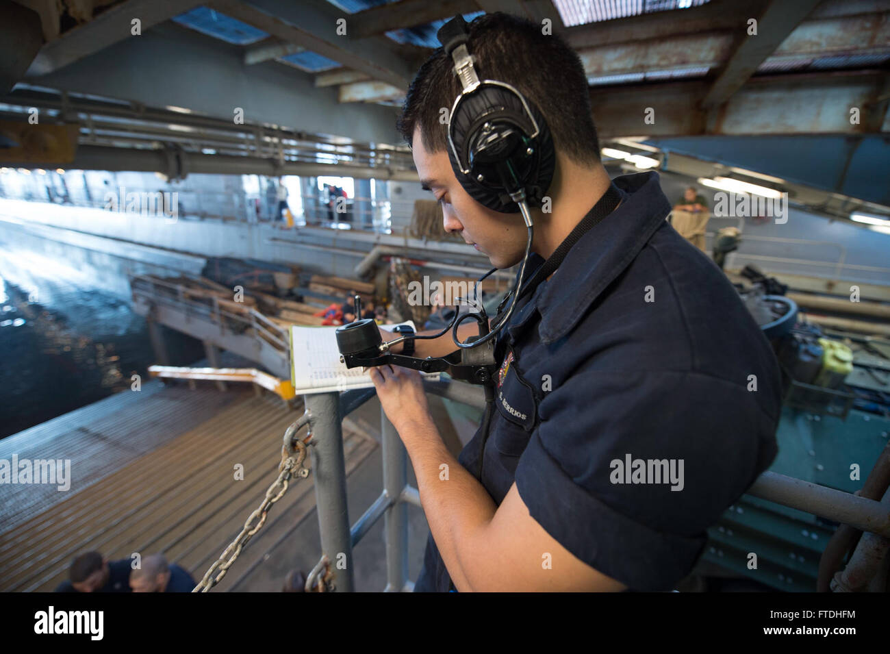Well deck operation hi-res stock photography and images - Alamy