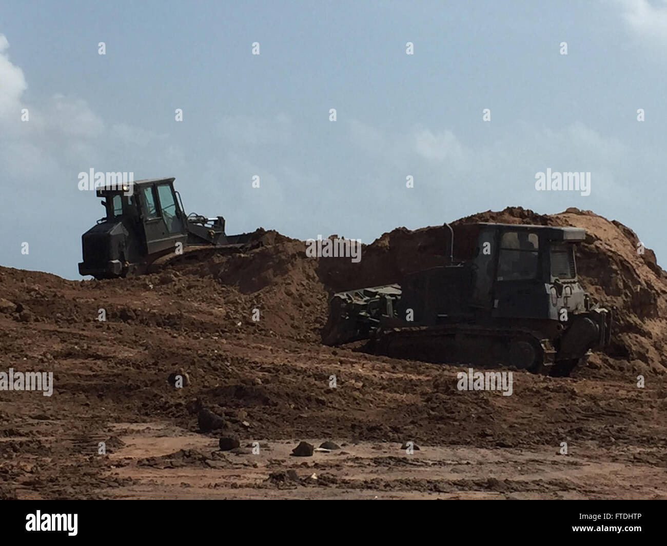 Berm construction hi-res stock photography and images - Alamy