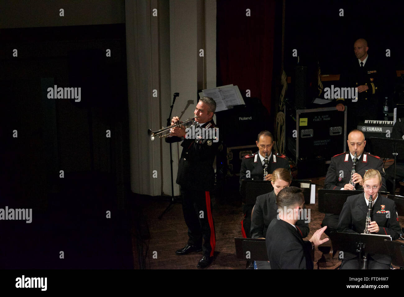 U s navy band trumpet hi-res stock photography and images - Alamy