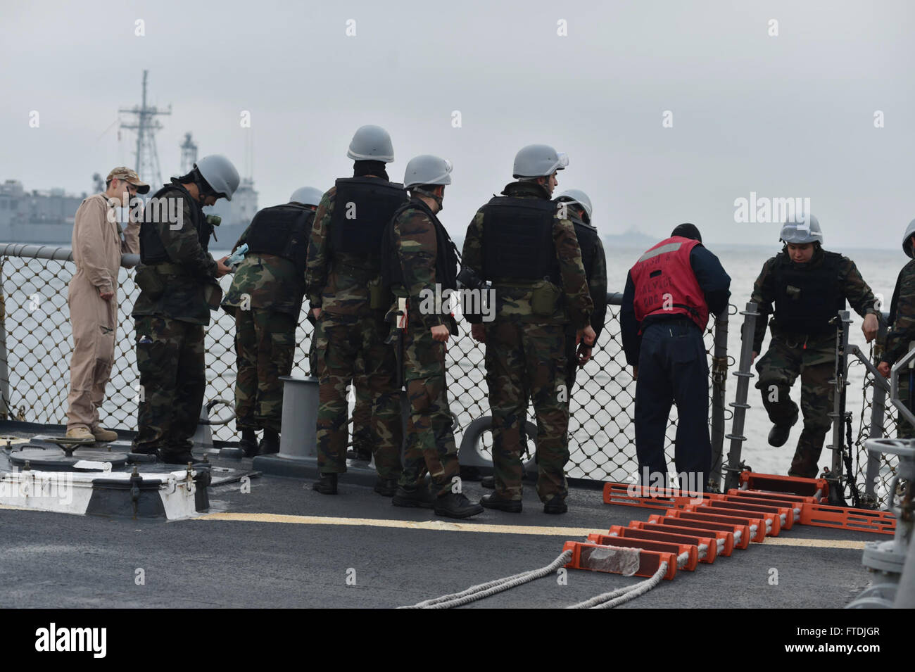 USS Ross (DDG 71), an Arleigh Burke-class guided-missile destroyer ...