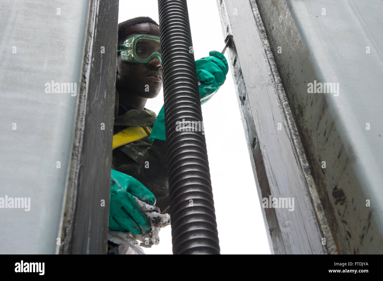 Sliding padeye hi-res stock photography and images - Alamy