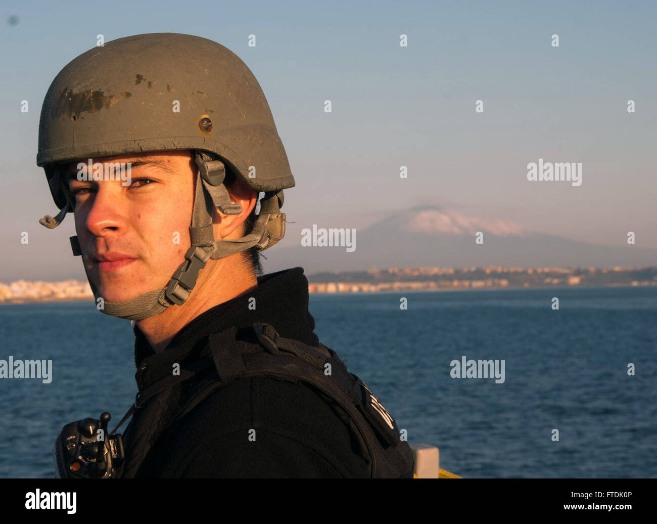 U s navy chief fire controlman hi-res stock photography and images - Alamy