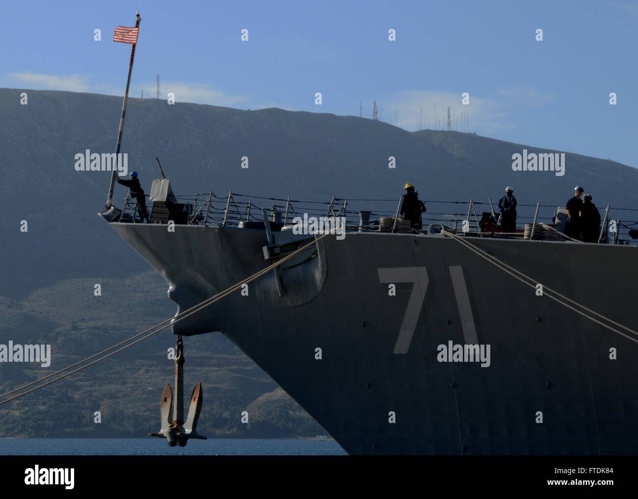 The USS Ross (DDG 71), an Arleigh Burke-class guided-missile destroyer ...