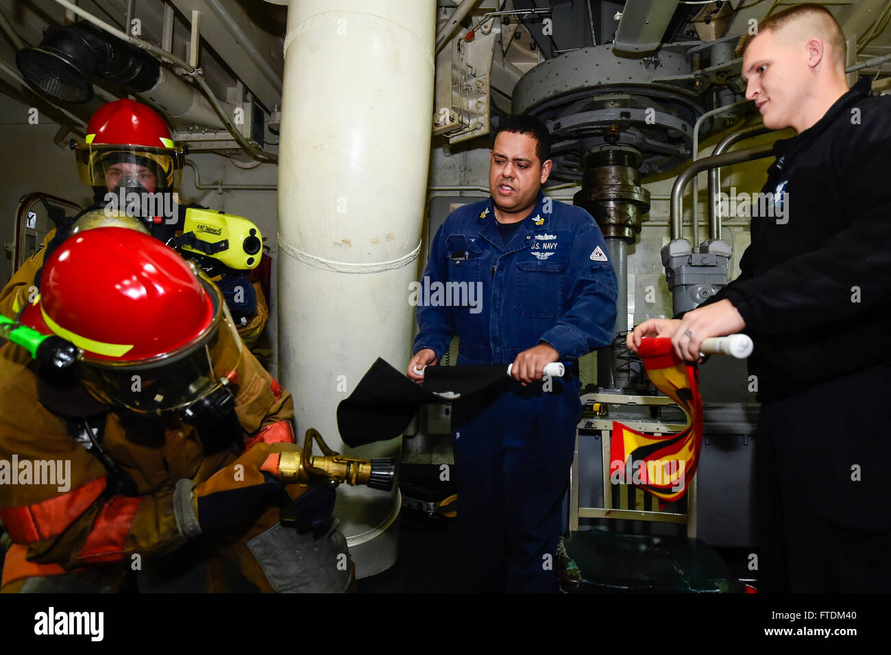 Damage control training team drill hi-res stock photography and images ...