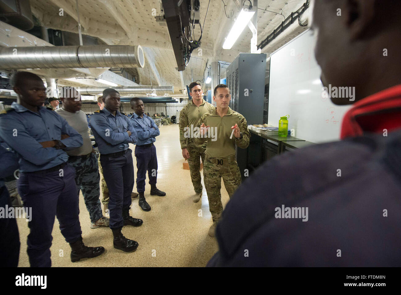 U s coast guard boarding team hi-res stock photography and images - Alamy