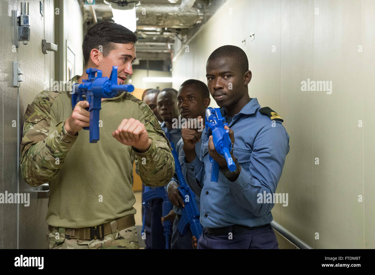 U s coast guard boarding team hi-res stock photography and images - Alamy