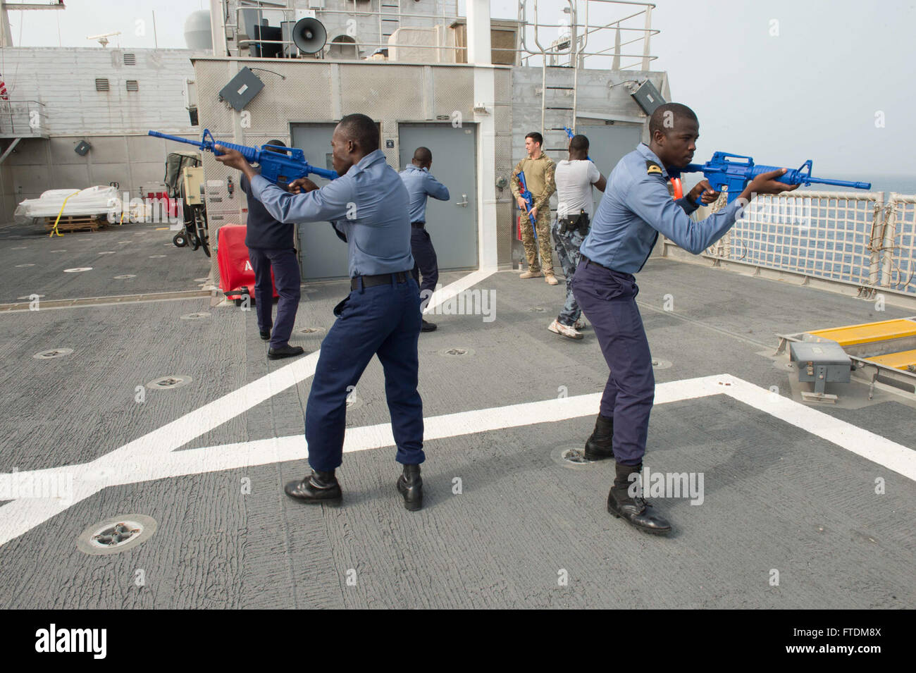 U s coast guard boarding team hi-res stock photography and images - Alamy