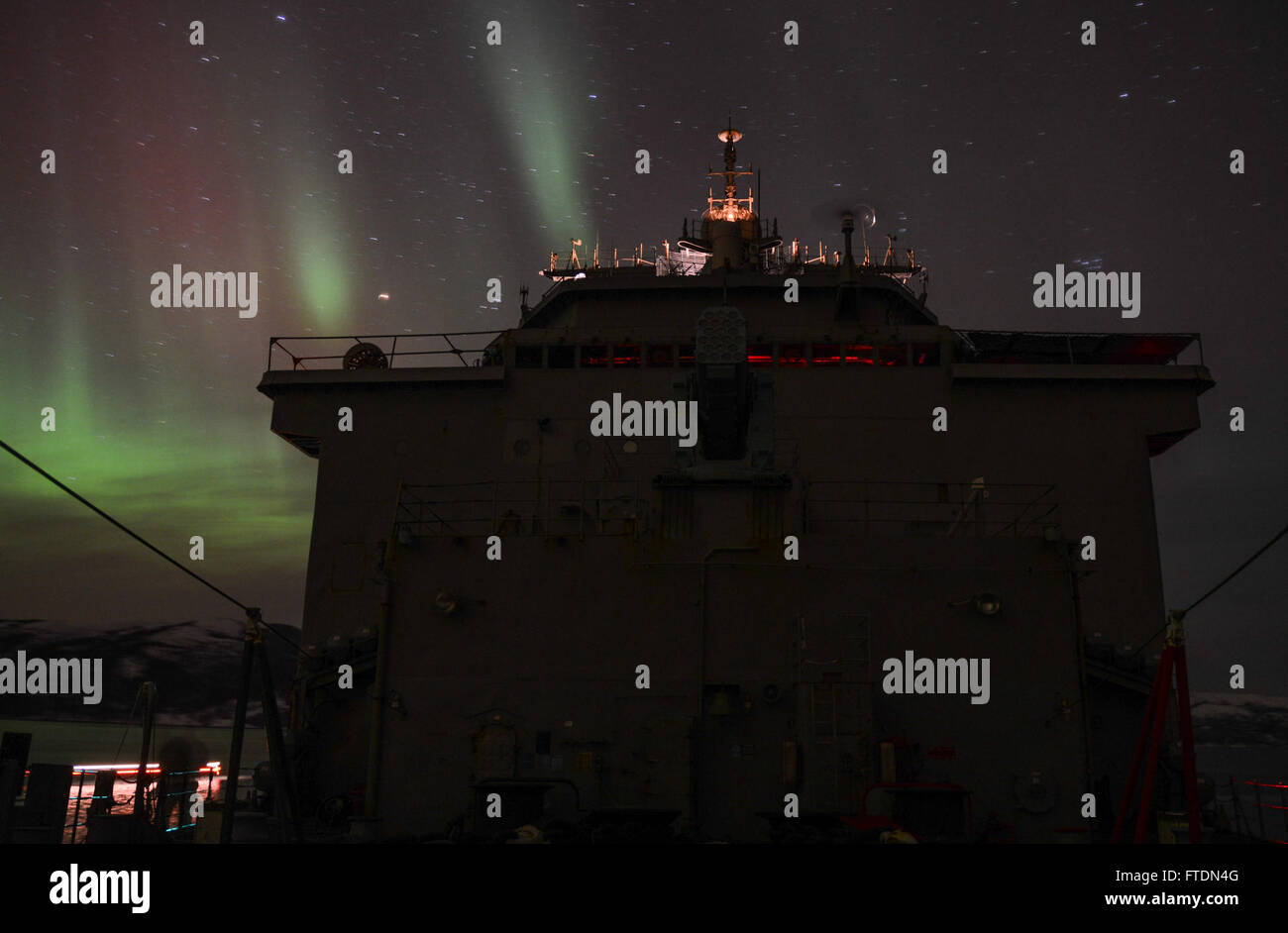 The USS Fort McHenry (LSD 43), a Whidbey Island-class dock landing ship ...