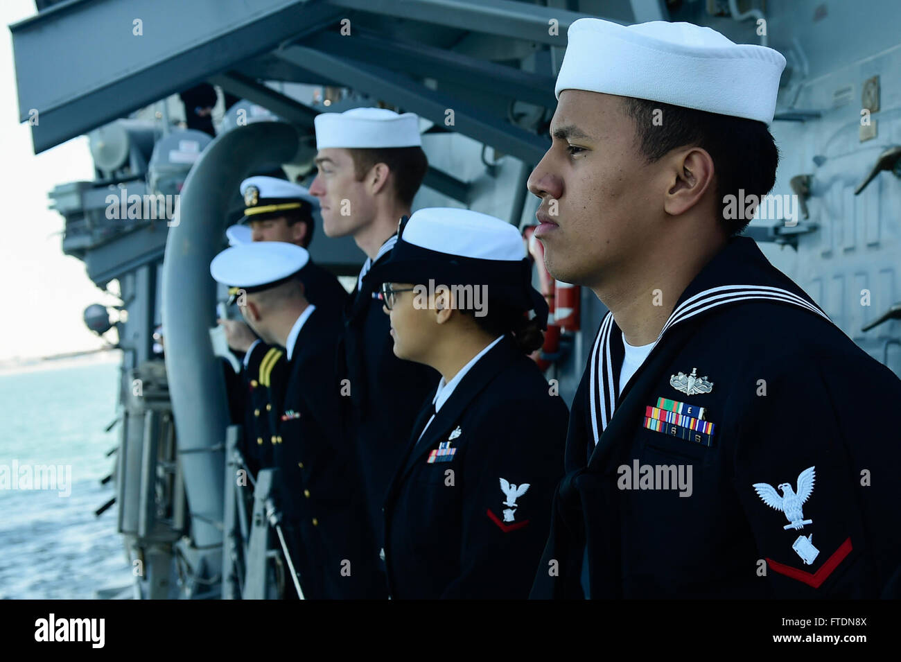 The USS Carney (DDG 64), an Arleigh Burke-class guided-missile ...