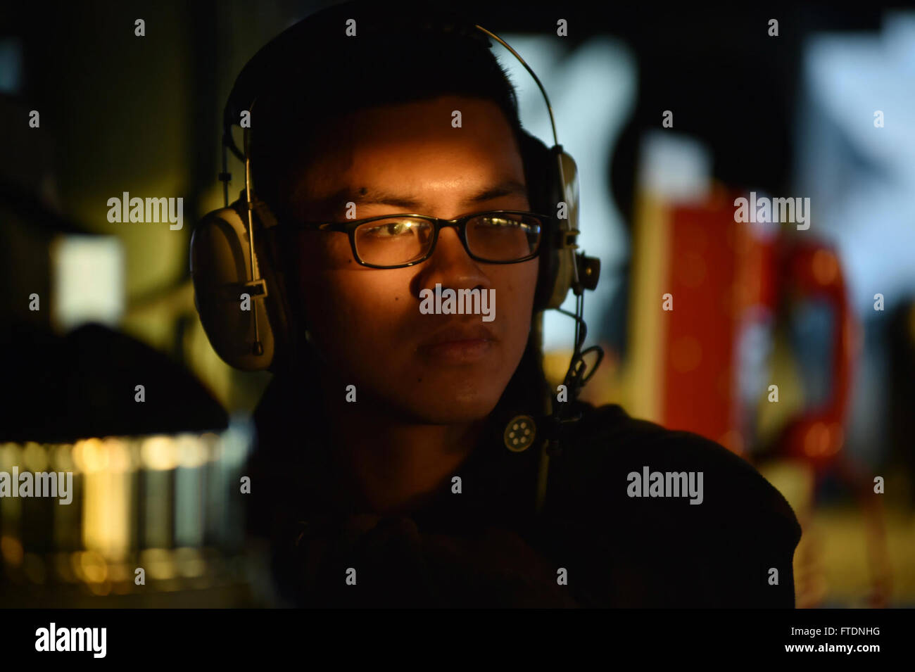 Bridge phone talker hi-res stock photography and images - Alamy