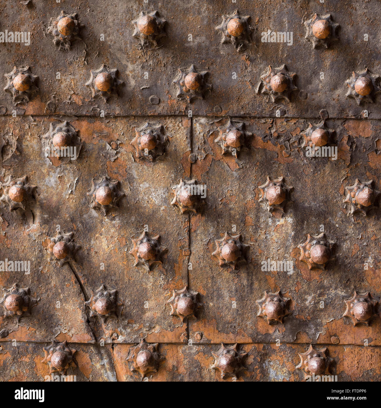 Spiked exterior hi-res stock photography and images - Alamy