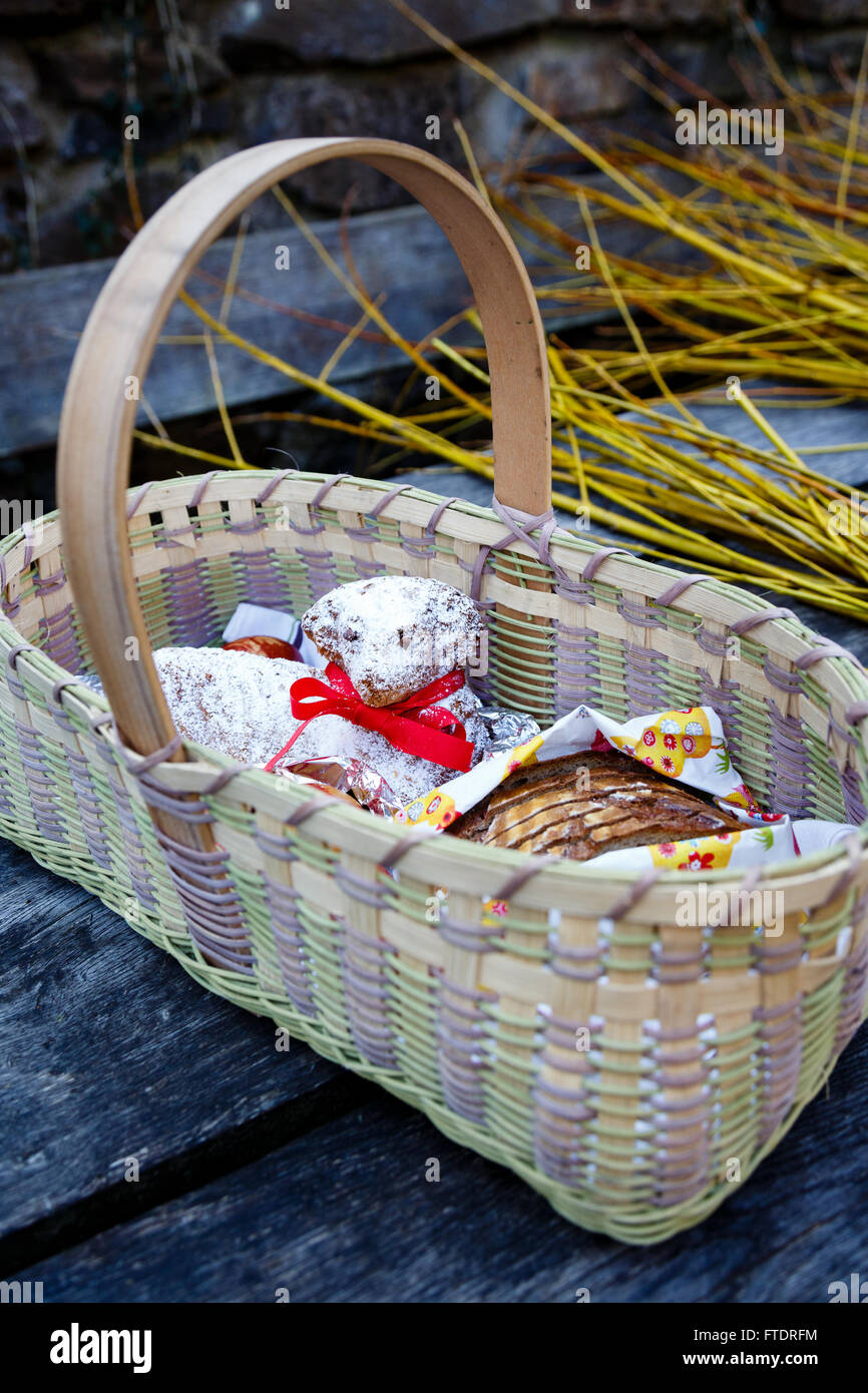 Sainted Easter lamb cake and bread in a basket Stock Photo - Alamy