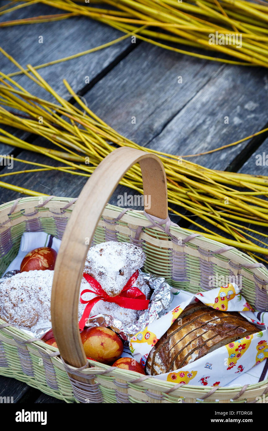 Lamb cake hi-res stock photography and images - Alamy