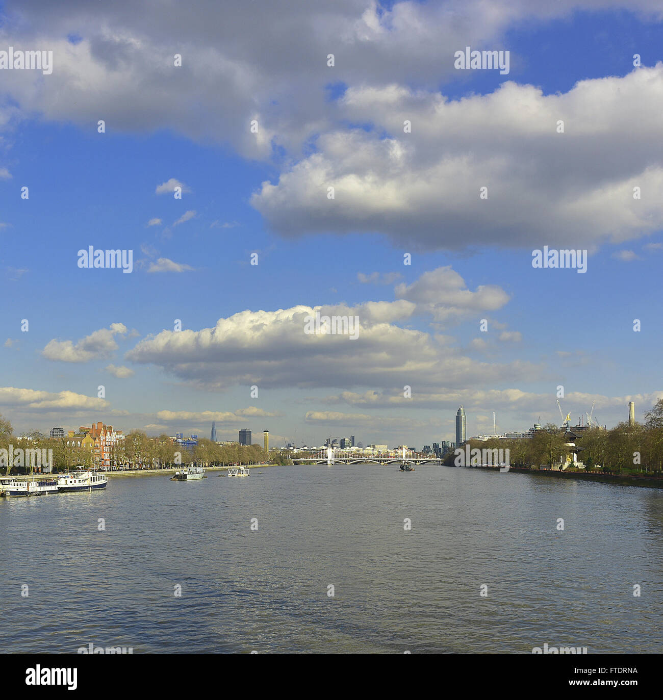 Chelsea River Boats High Resolution Stock Photography and Images - Alamy