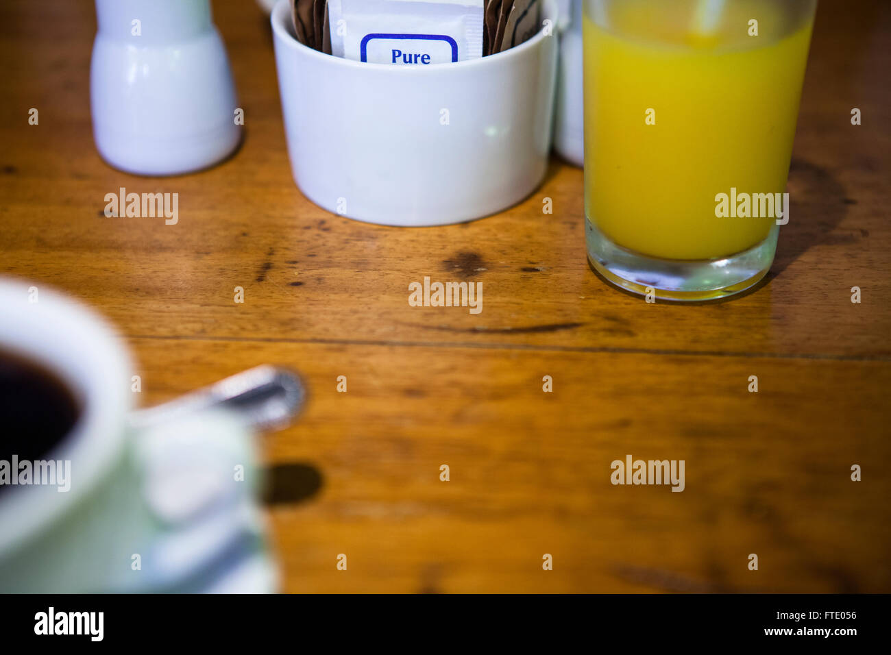 Sugar packet hi-res stock photography and images - Alamy