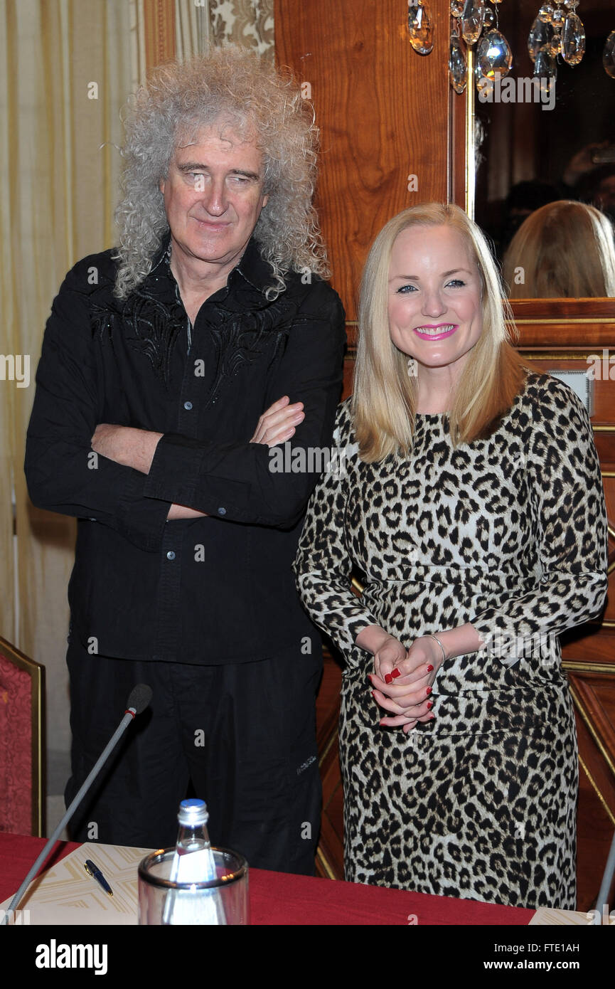 'One Voice – The Tour' - Presentation Featuring: Brian May, Kerry Ellis ...