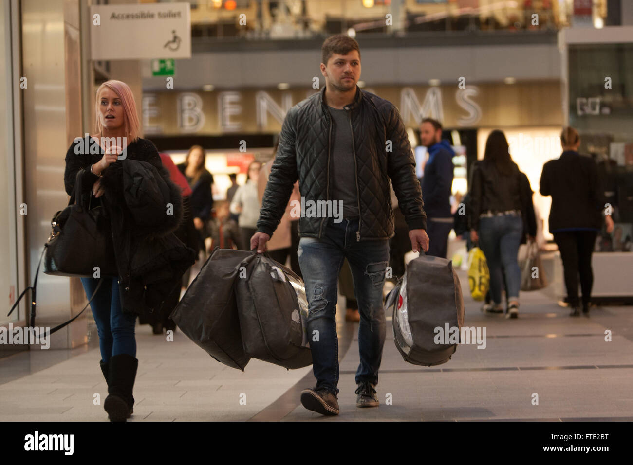 Livingston shopping centre hi-res stock photography and images - Alamy