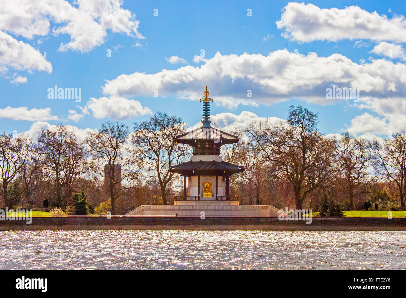 London Peace Pagoda, Battersea, London Stock Photo - Alamy