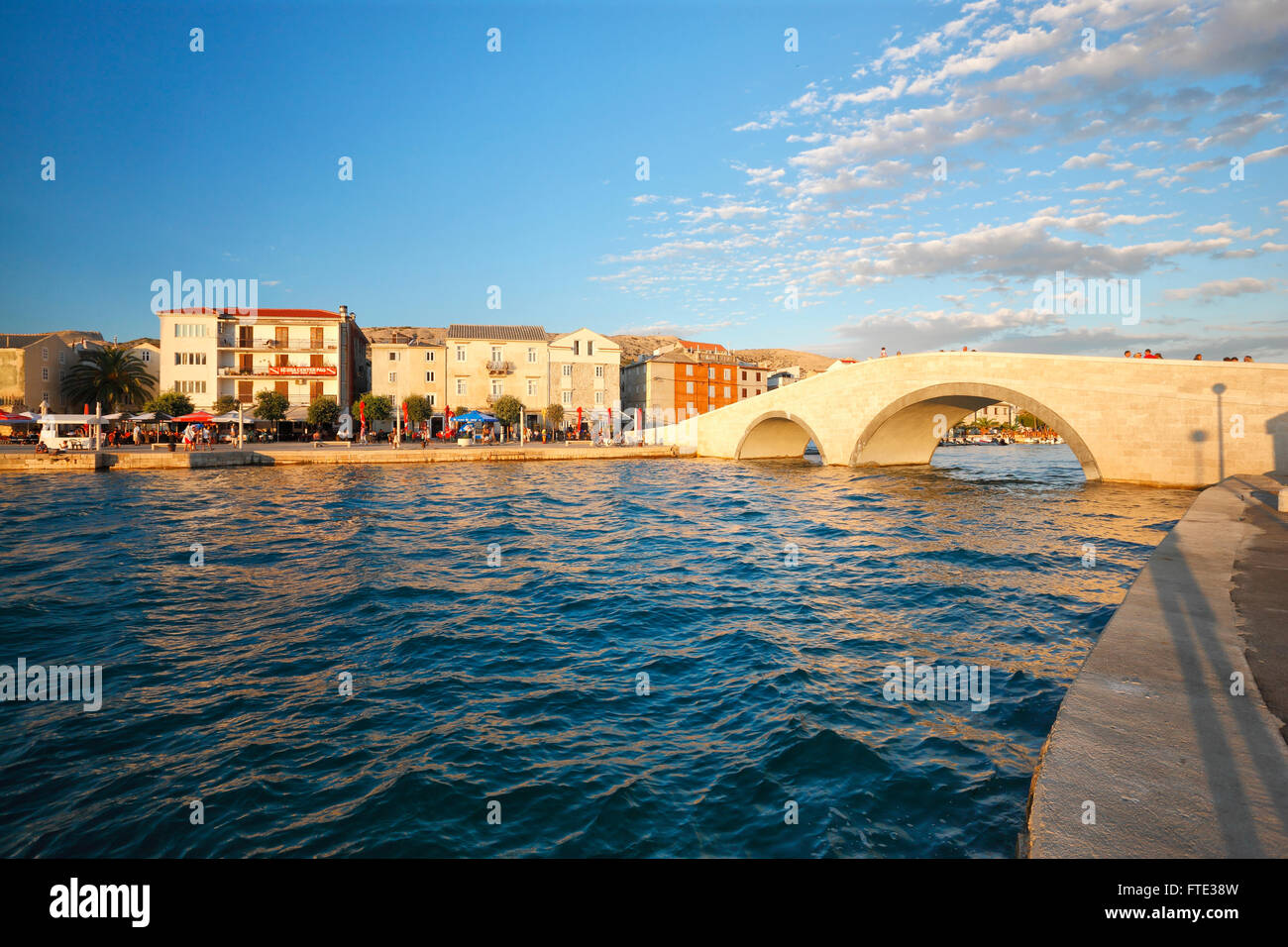 Bridge in sea to island hi-res stock photography and images - Alamy