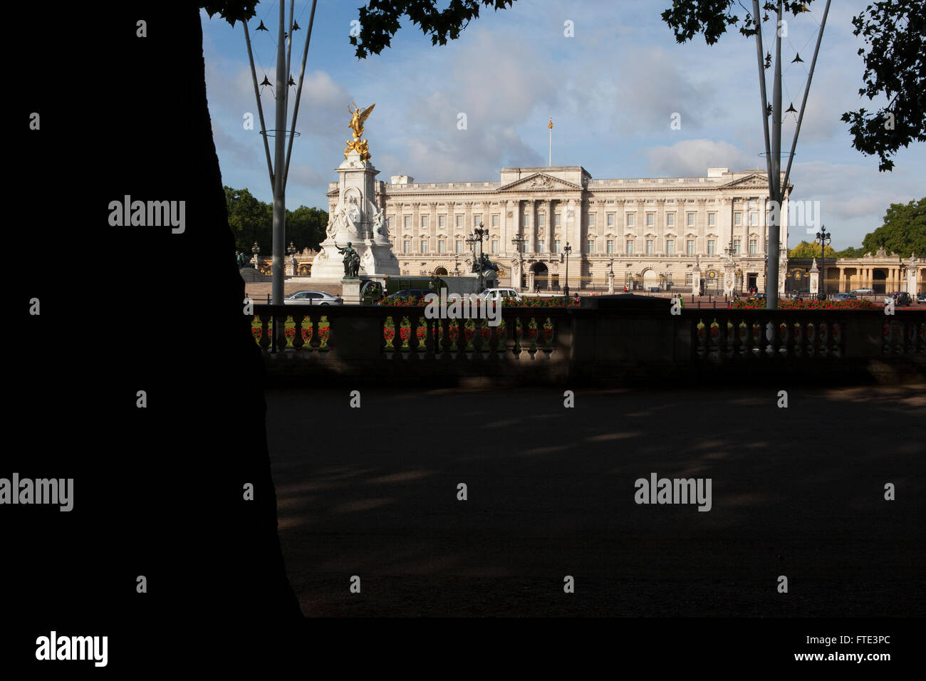 Buckingham palace the London residence of queen Elizabeth 2 when in the ...