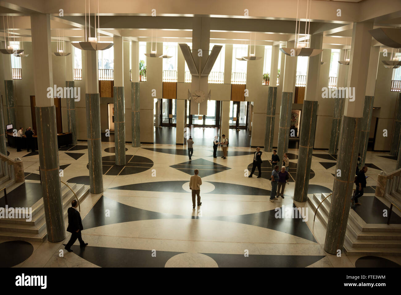 Australian parliament great hall hi-res stock photography and images ...