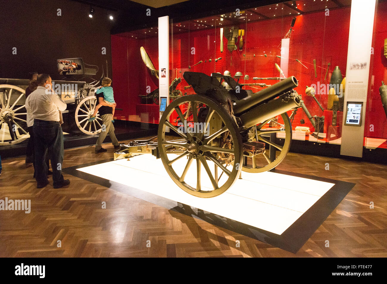 A 1st world war field gun on display at the Australian War Memorial in ...
