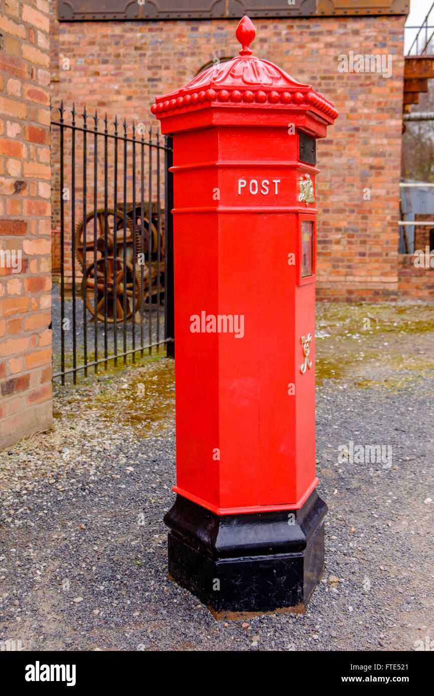 Victorian Post Box Stock Photo - Alamy