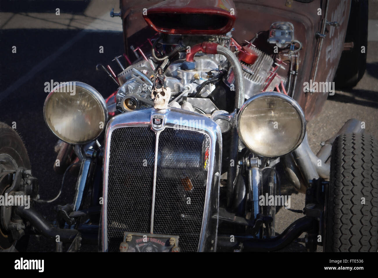 Hot rod engine at the drag races Stock Photo - Alamy