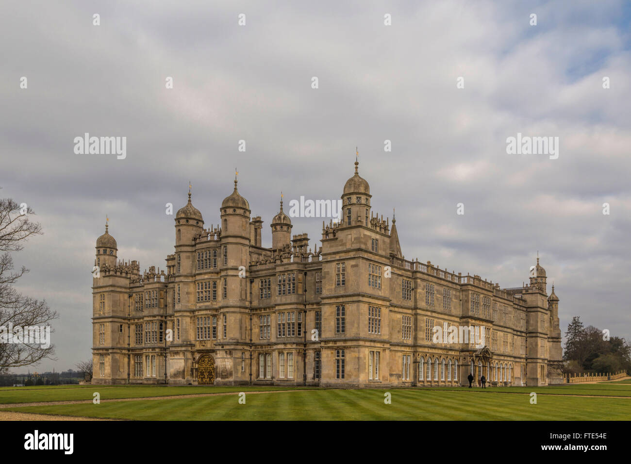 16th century country home hi-res stock photography and images - Alamy