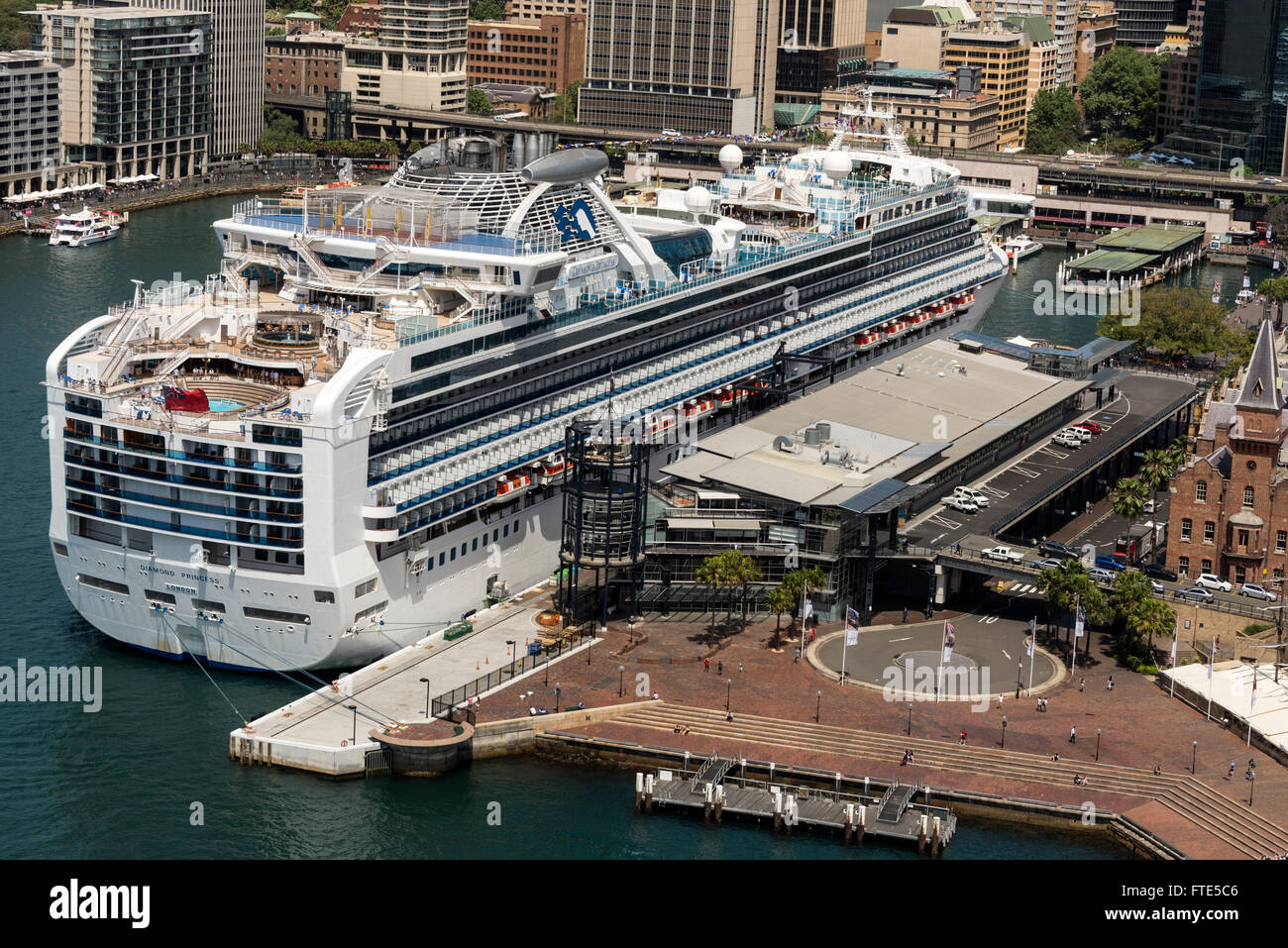 The Diamond Princess at the cruise passenger terminal at Circular Quay ...