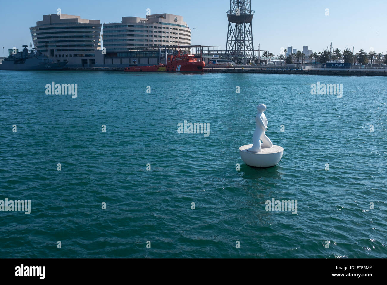 Floating statue, Stargazer by sculptor Robert Llimós, Port Vell ...
