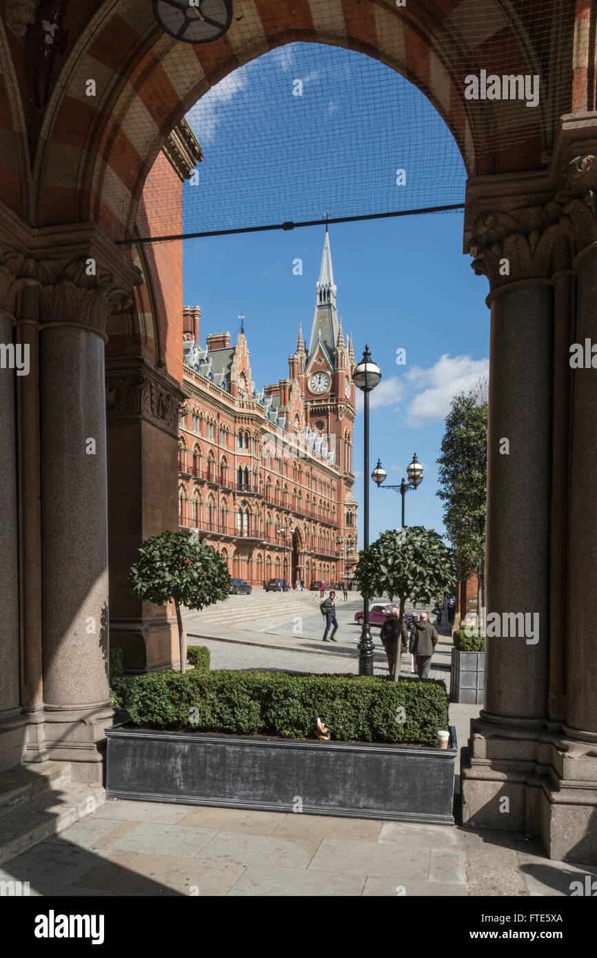 English renaissance architecture hi-res stock photography and images ...