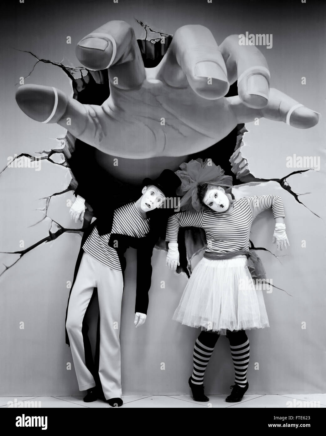 Mimes hi-res stock photography and images - Alamy