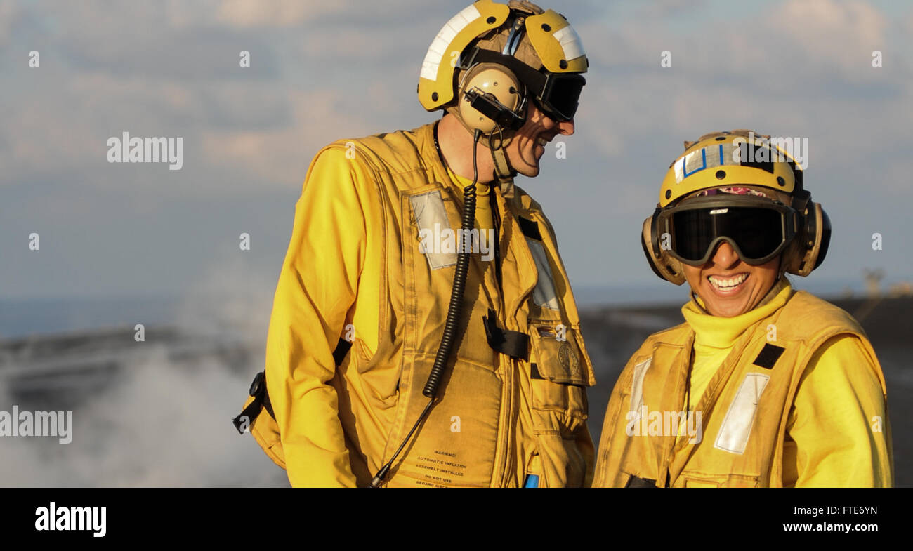 Aviation Boatswain's Mate (Handling) 2nd Class Christopher Turk and ...