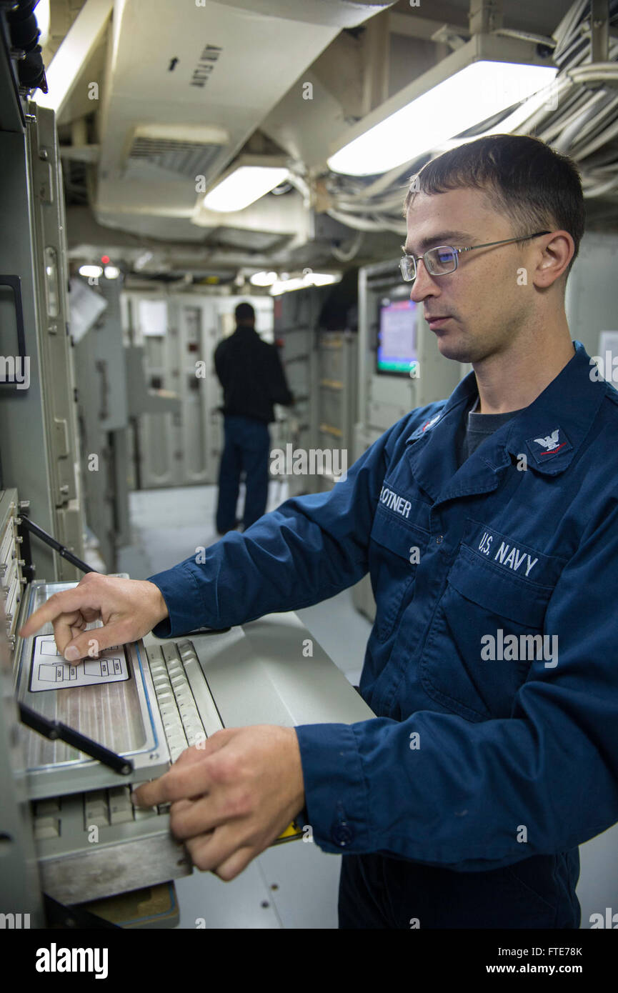 Fire controlman 3rd class travis hi-res stock photography and images ...