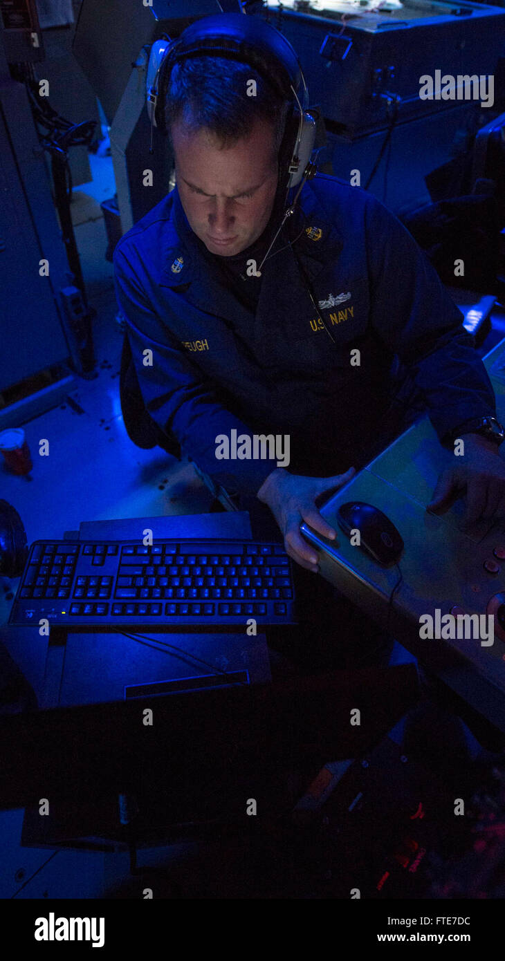 Chief gunners mate hi-res stock photography and images - Alamy